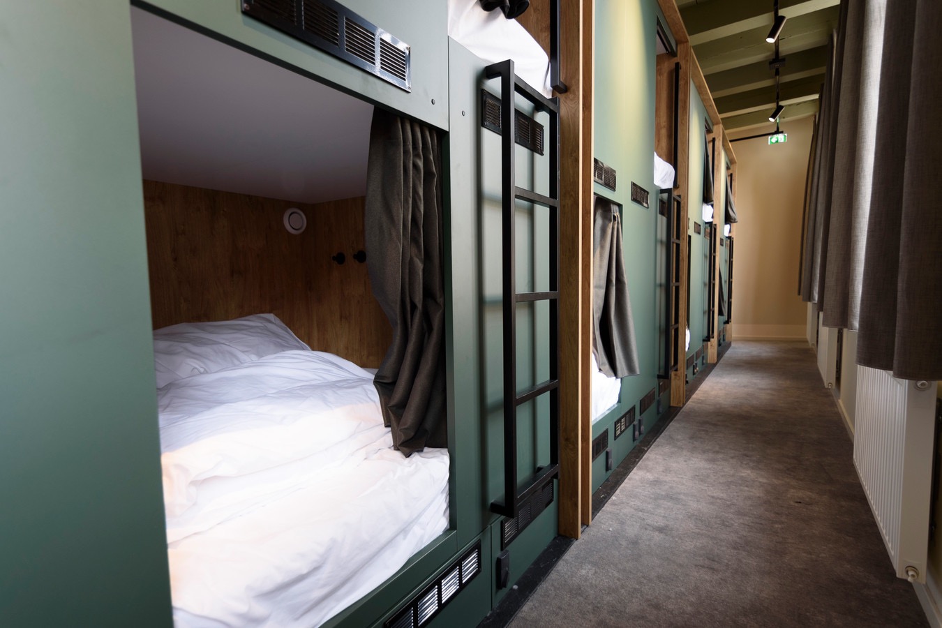 Sleeping pods by The Pods Factory for Hotels. Hostels, Apartments, BnB ...